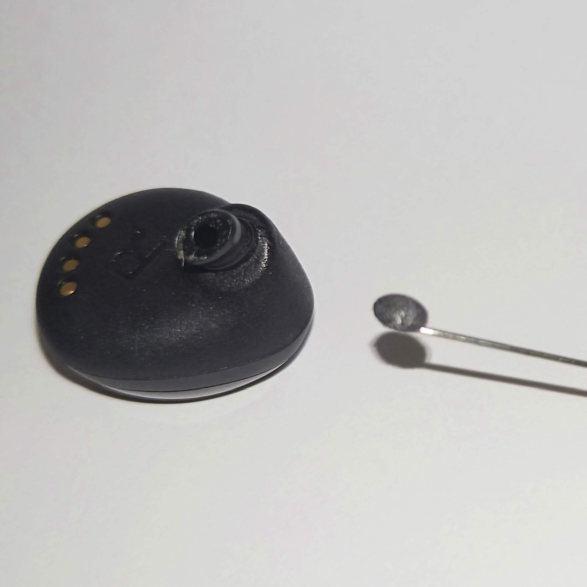 How to Change the Mesh Screens on IQbuds 2 Max – Nuheara Support